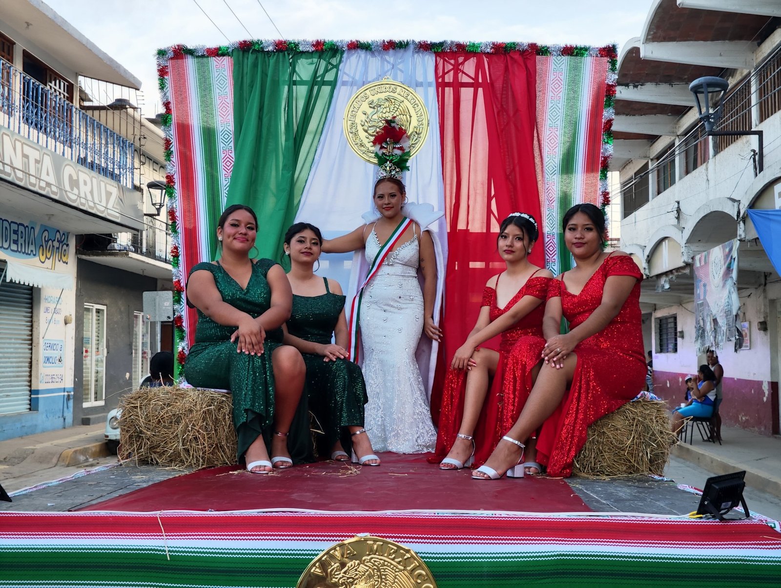Pochutla celebra con orgullo eldDesfile cívico por la Independencia de ...